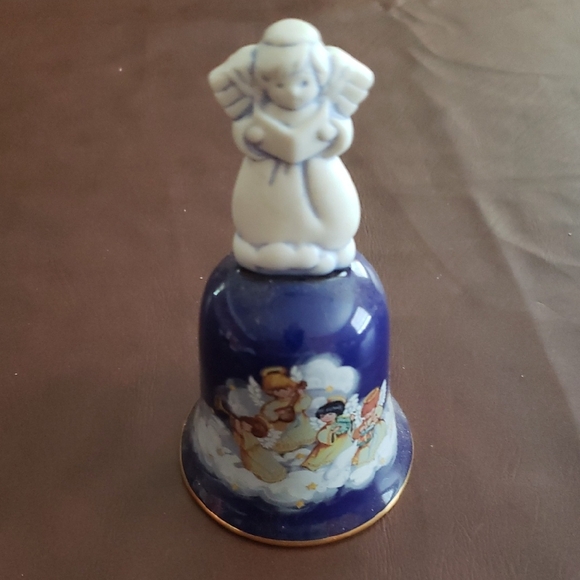 Avon | Accents | Vintage Avon 992 Angel Figurine Bell | Poshmark